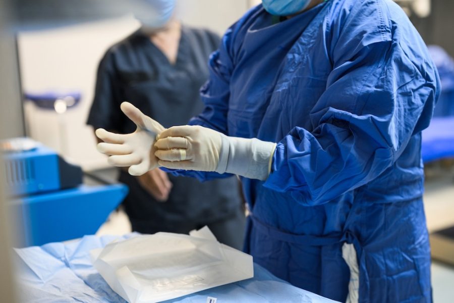 Common Skin Reactions to Disposable Gloves | Glove America